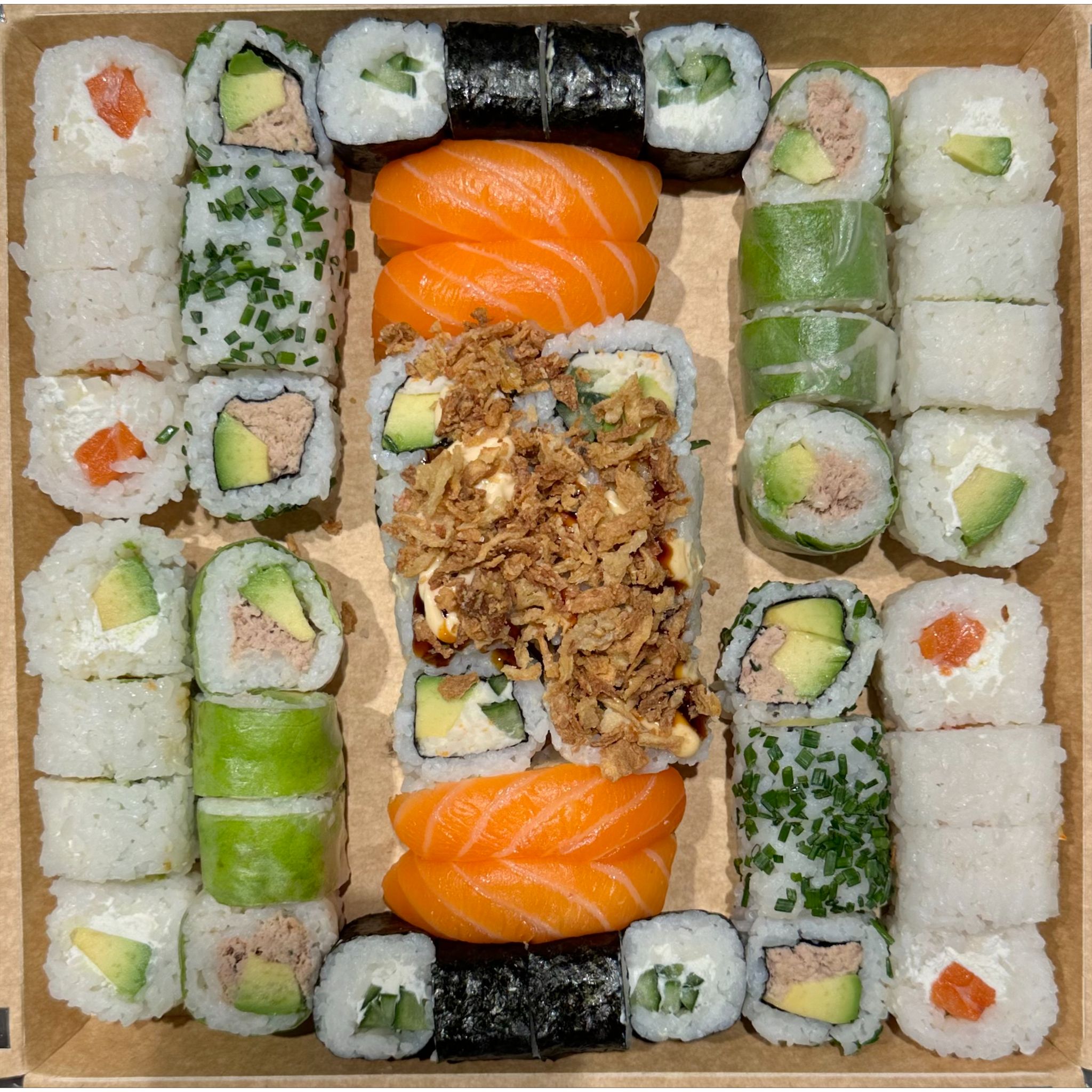 MON CHEF SUSHI Plateau Hanabi 960g pas cher - Auchan.fr